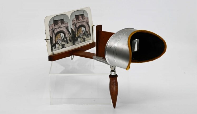 Victorian Stereoscope | The Village at Black Creek